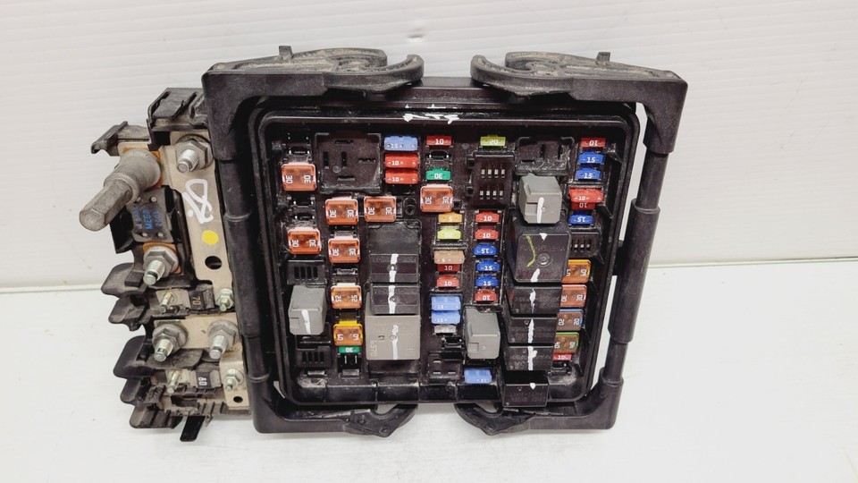2016-2018 Cadillac ATS 2.0L Engine Fuse Relay Box OEM 23359587 | eBay