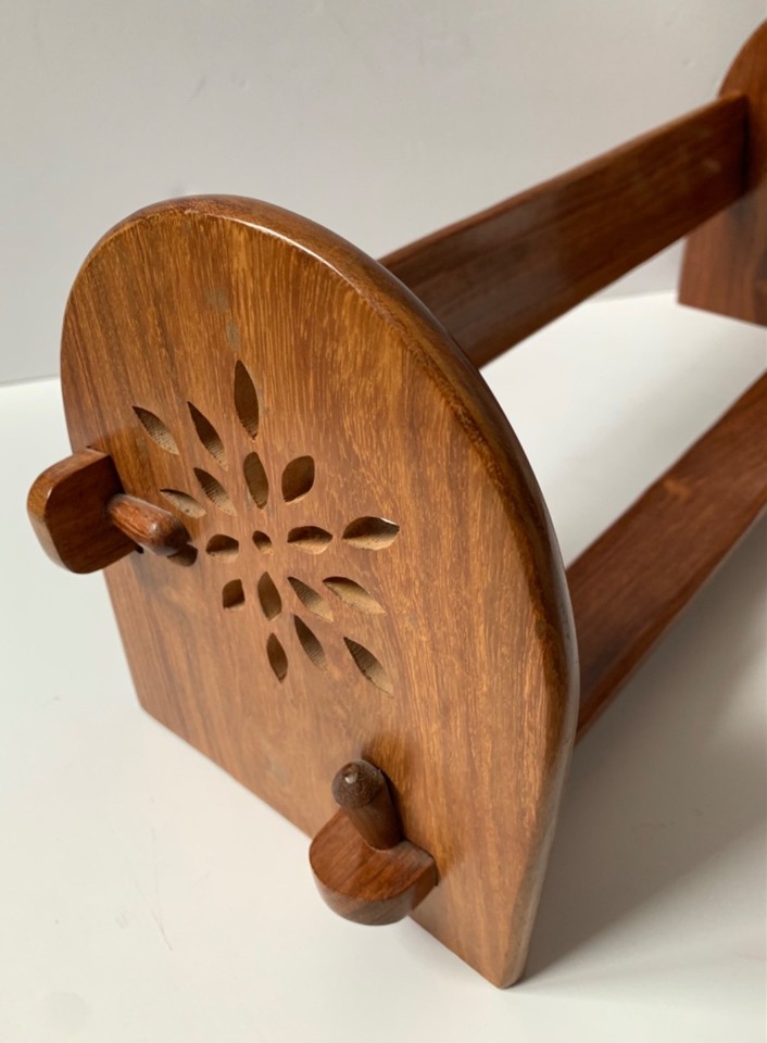 VINTAGE WOODEN BOOK RACK CHURCH PEW STAND TROUGH TABLE TOP BOOK SHELF ...