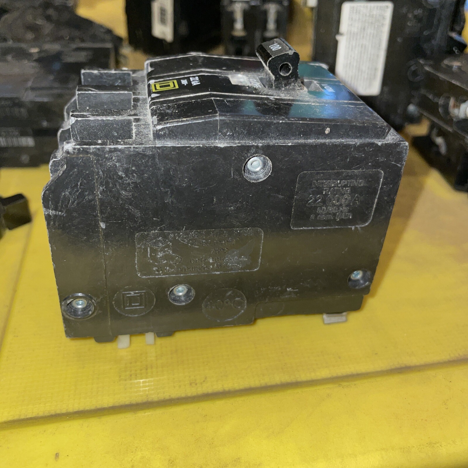 SQUARE D 100 AMP CIRCUIT BREAKER 3 POLE 22KA 240 VAC PLUG IN QO3100VH ...