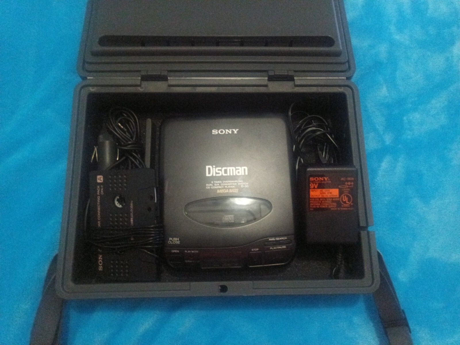SONY DISCMAN D-33 CD PLAYER (with MEGA BASS DAC) AND ACCESSORIES ...