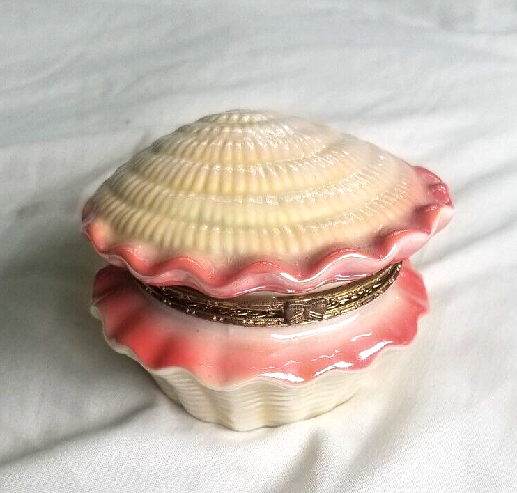 Glazed Ceramic Clam Sea Shell Trinket Jewelry Box Hinged Lid w Clasp ...