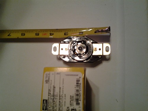 Hubbell HBL2310 NEMA L5-20r Twist Lock Receptacle 20a 125v for sale ...