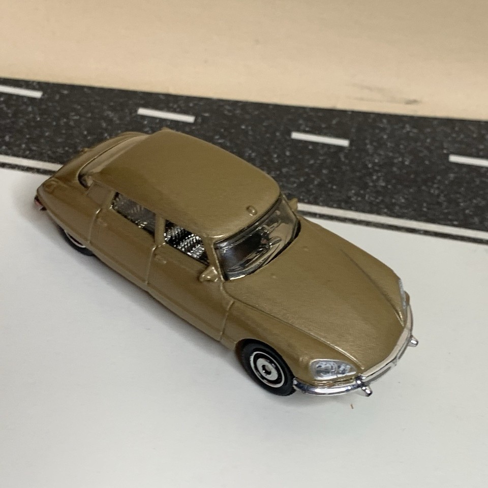 2007 Matchbox 1968 Citroen DS 4-Door Sedan Gold Metallic 1:65 NM | eBay