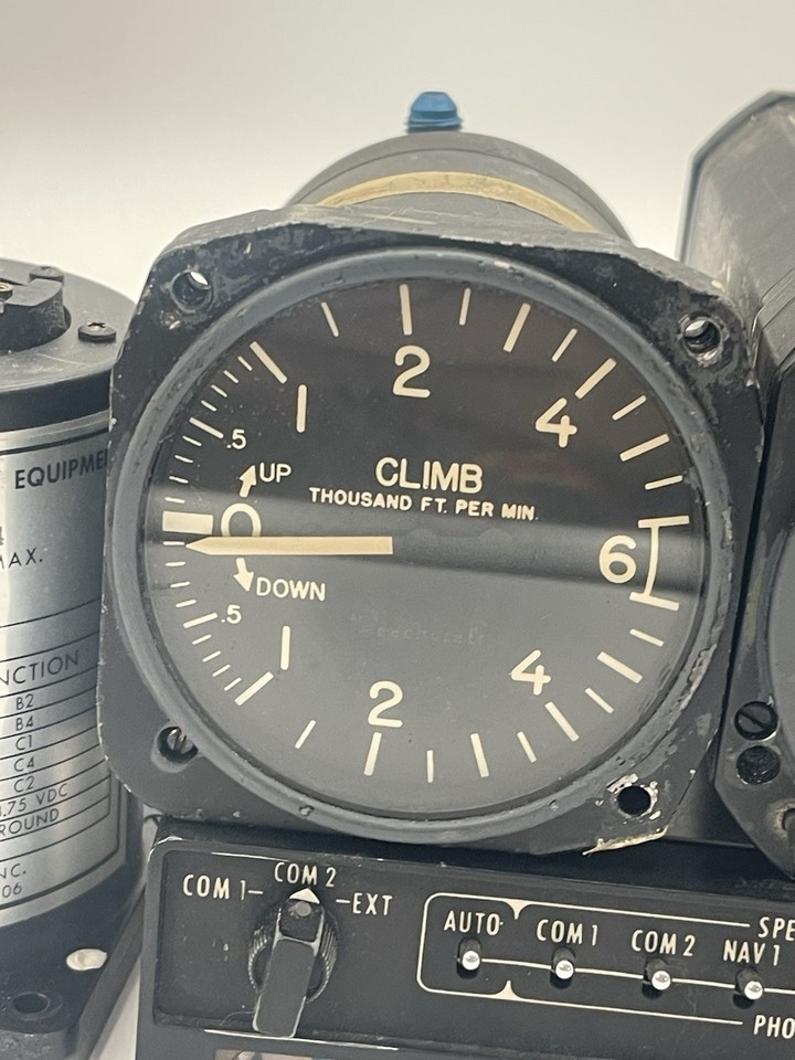 Lot of 10 aircraft instruments BENDIX KING INDICATORS GYRO ALTIMETER ...