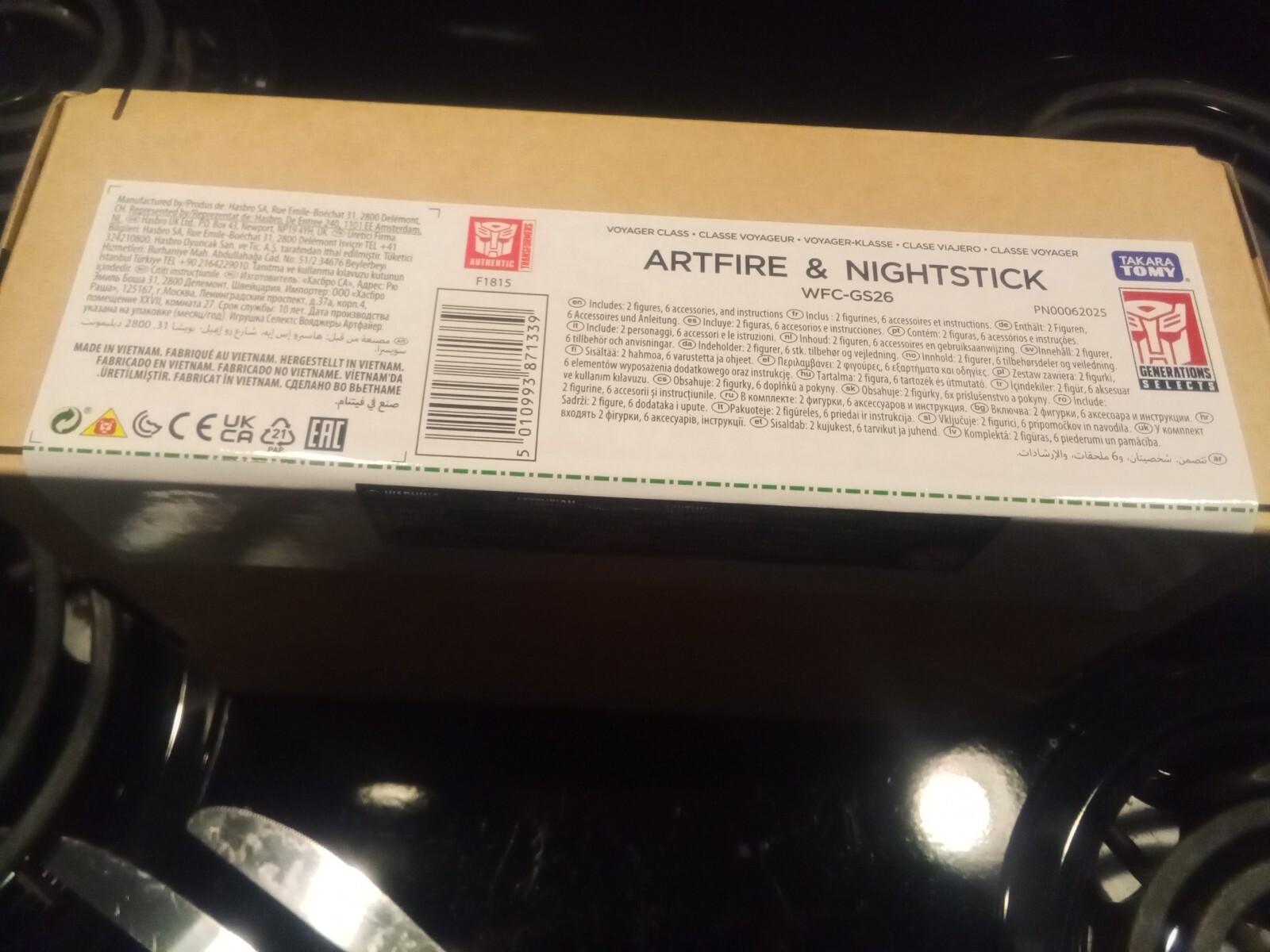 Hasbro Transformers Generations Selects WFC-GS26 Artfire and Nightstick ...