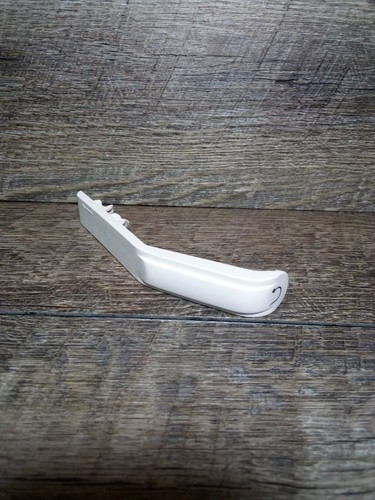 Singer #9217 Sewing Machine Replacement Part THREAD Hook Cover Plate ...