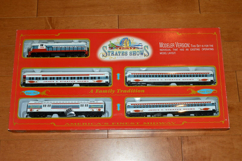 IHC HO James E Strates Shows Train Set - Locomotive & 4 PASSENGER CARS ...