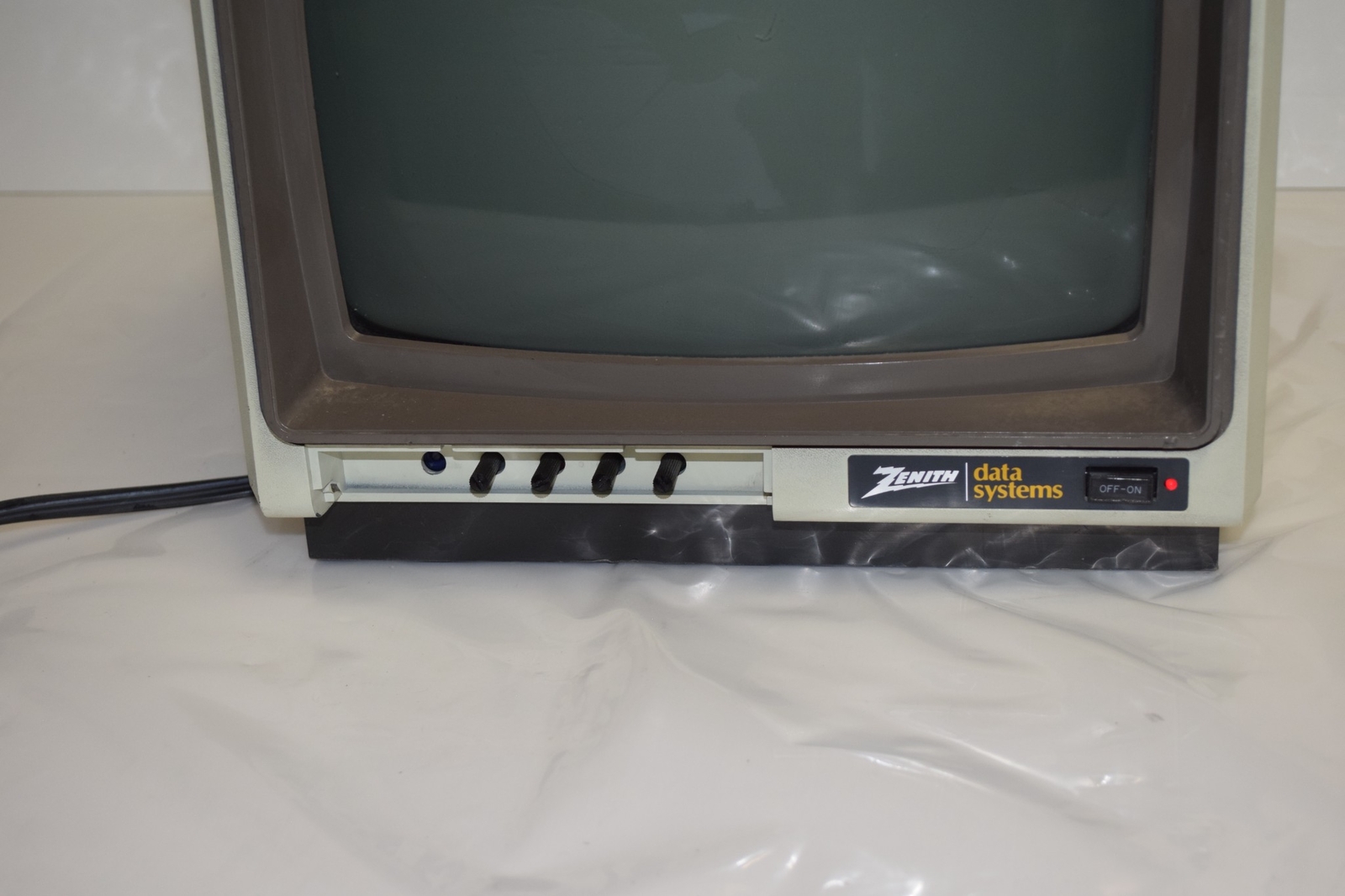 Vintage Zenith Data Systems Video Display Monitor Zvm-123a Powers on ...