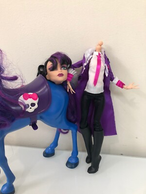 Monster High Headless Headmistress Bloodgood Doll and Nightmare Horse ...