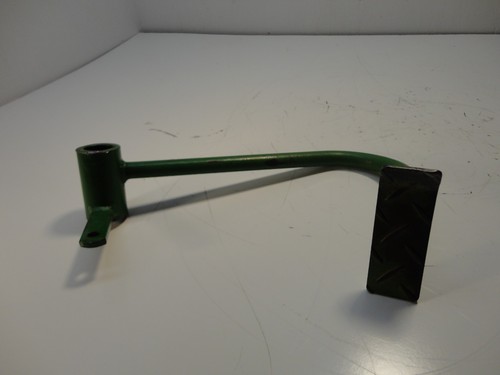CH11188 Clutch Pedal Removed From 1979 John Deere Tractor 850/950/1050 ...