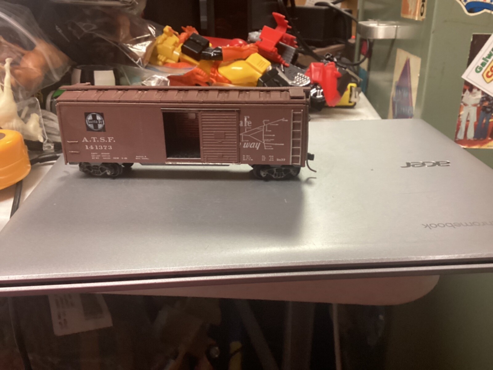 HO Scale Santa Fe ATSF 40' boxcar 141373 Kadees El Capitan | eBay