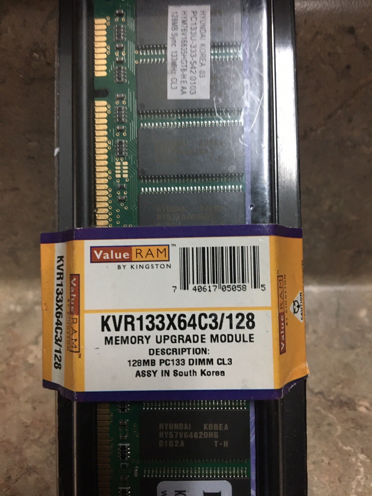 Kingston PC133 256 MB DIMM 133 MHz SDRAM Memory (KVR133X64C3/128 CE ...