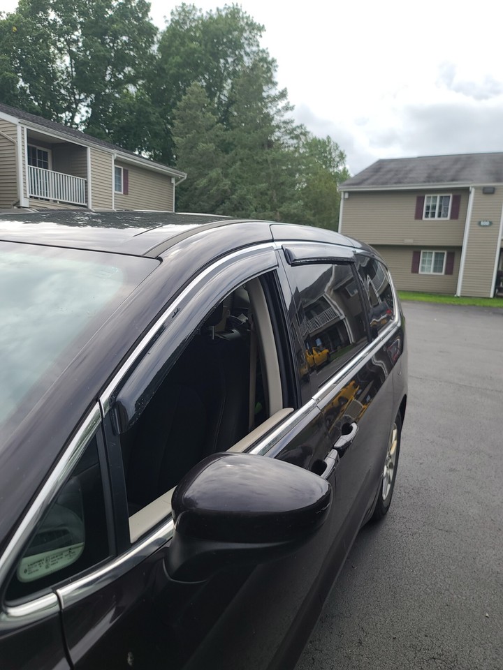 AVS BugFlector II Bug Shield Protector & Rain Guards for 17-24 Chrysler ...