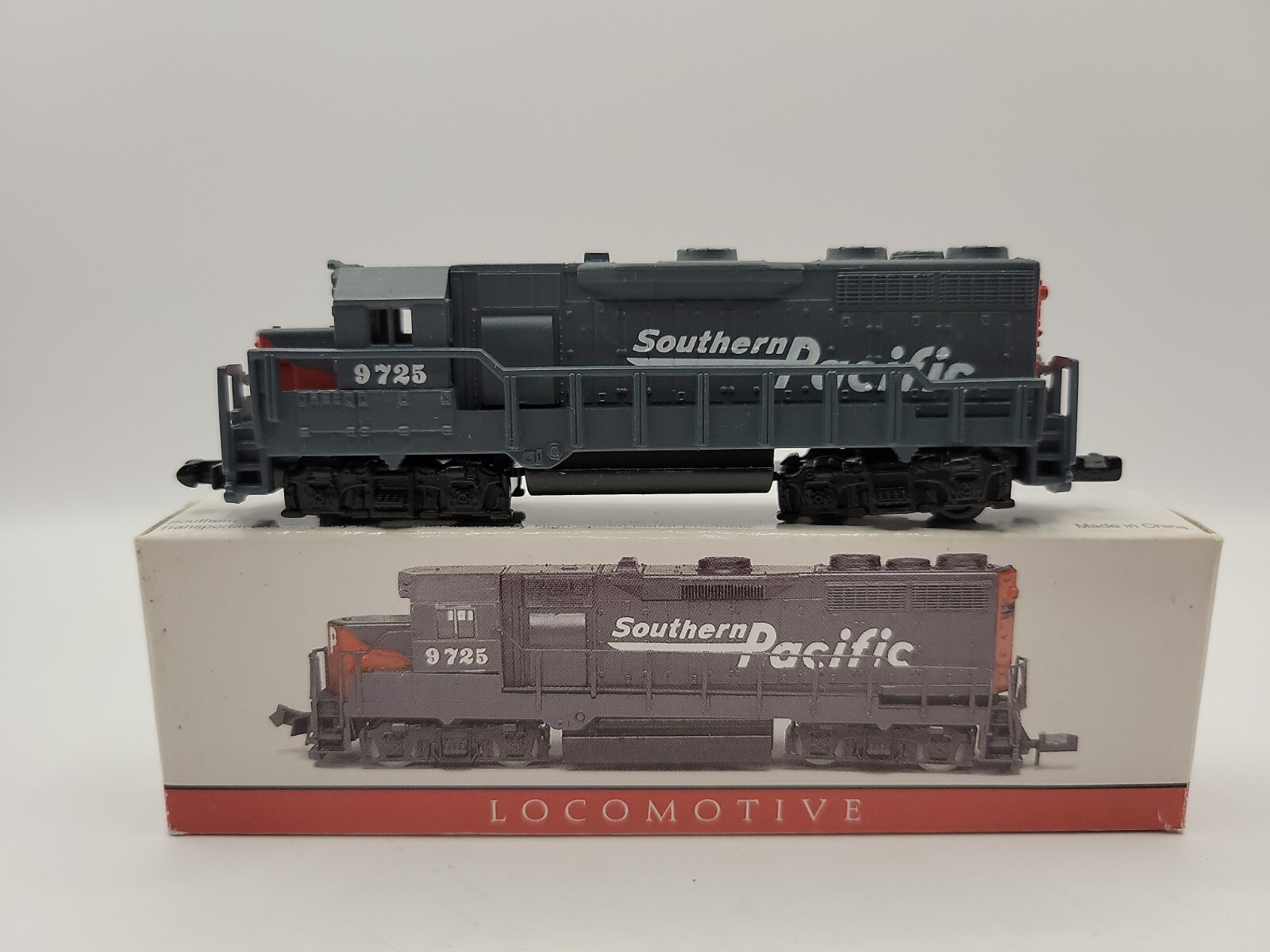 Southern Pacific Locomotive #9725 Model Train No 418 High Speed N Scale ...