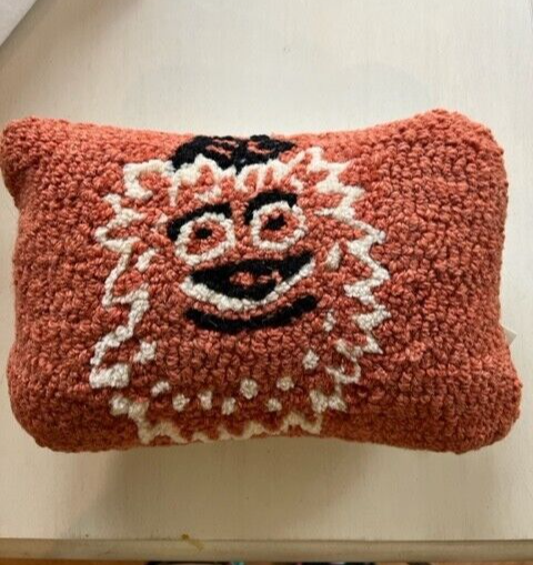 Philadelphia Flyers Gritty Pillow by Chandler 4 Corners (Laura Megroz ...