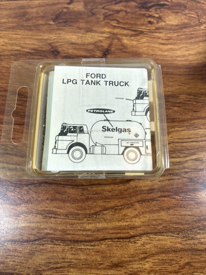 LOT HO Truck Van Magnuson Models Ford LPG Delivery Divco 439-917 934 ...