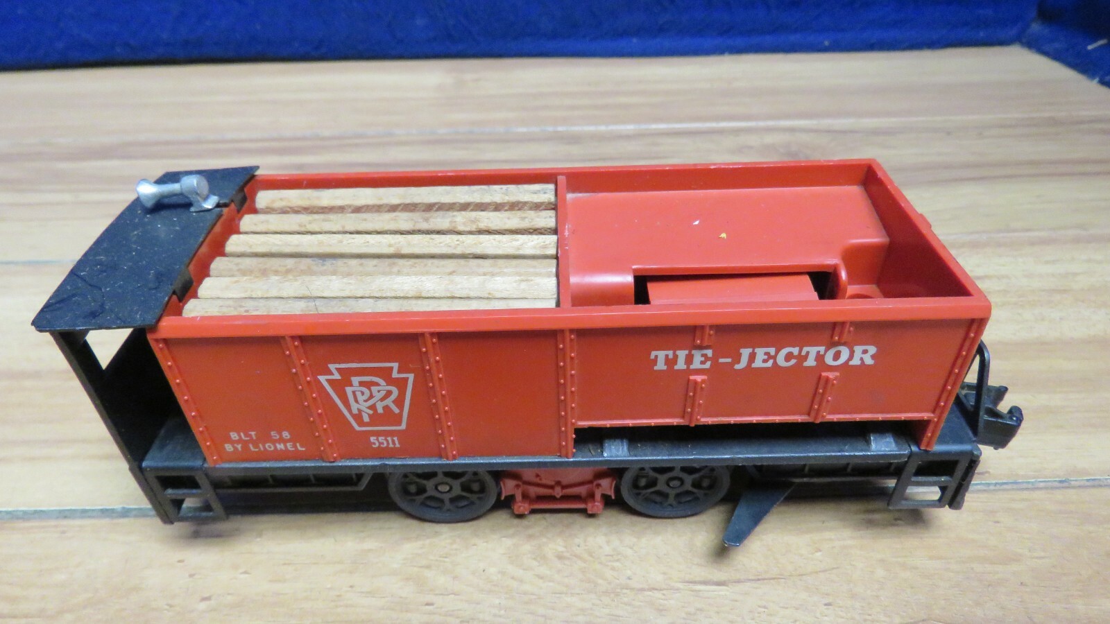 Lionel Postwar Motorized Unit 5511 Tie- Jector Car with 6 ties 608878 ...