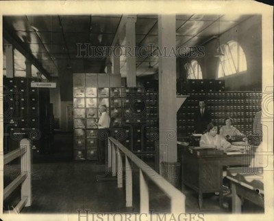 1926 Press Photo Staff in file room at Selective Service office in ...