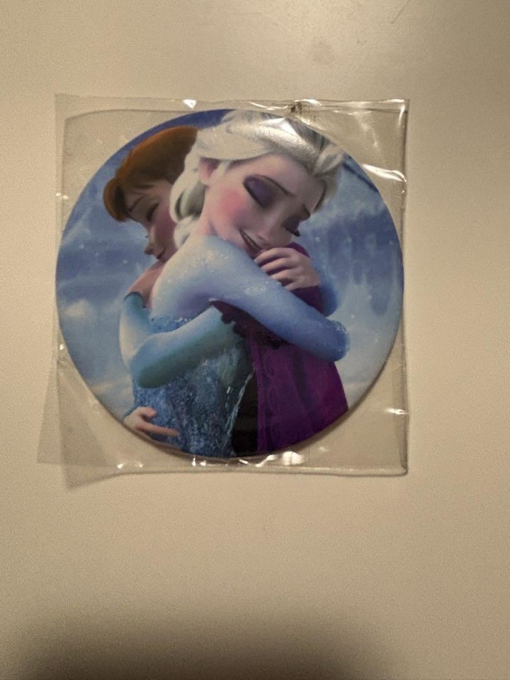 Disney Frozen Elsa Anna Round Can Badge Plastic | eBay