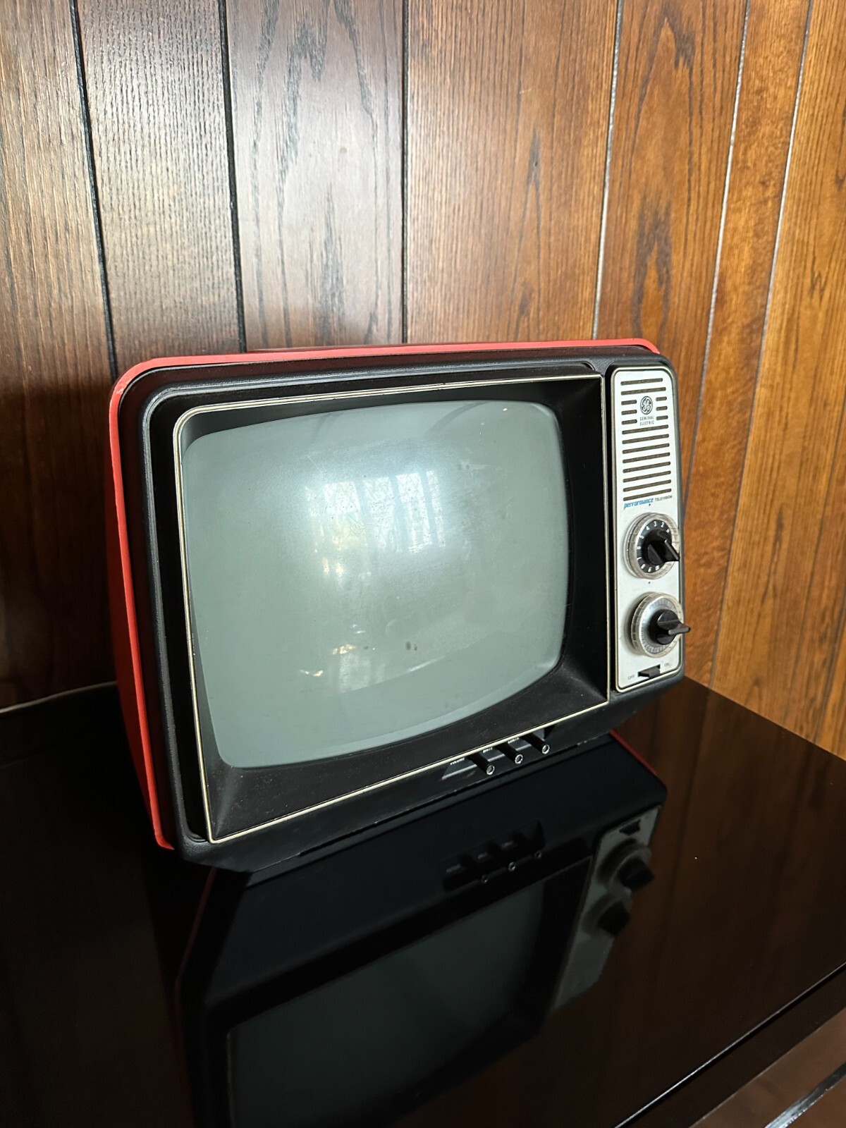 Vintage Red 1976 GE Television General Electric Solid State TV - Works ...