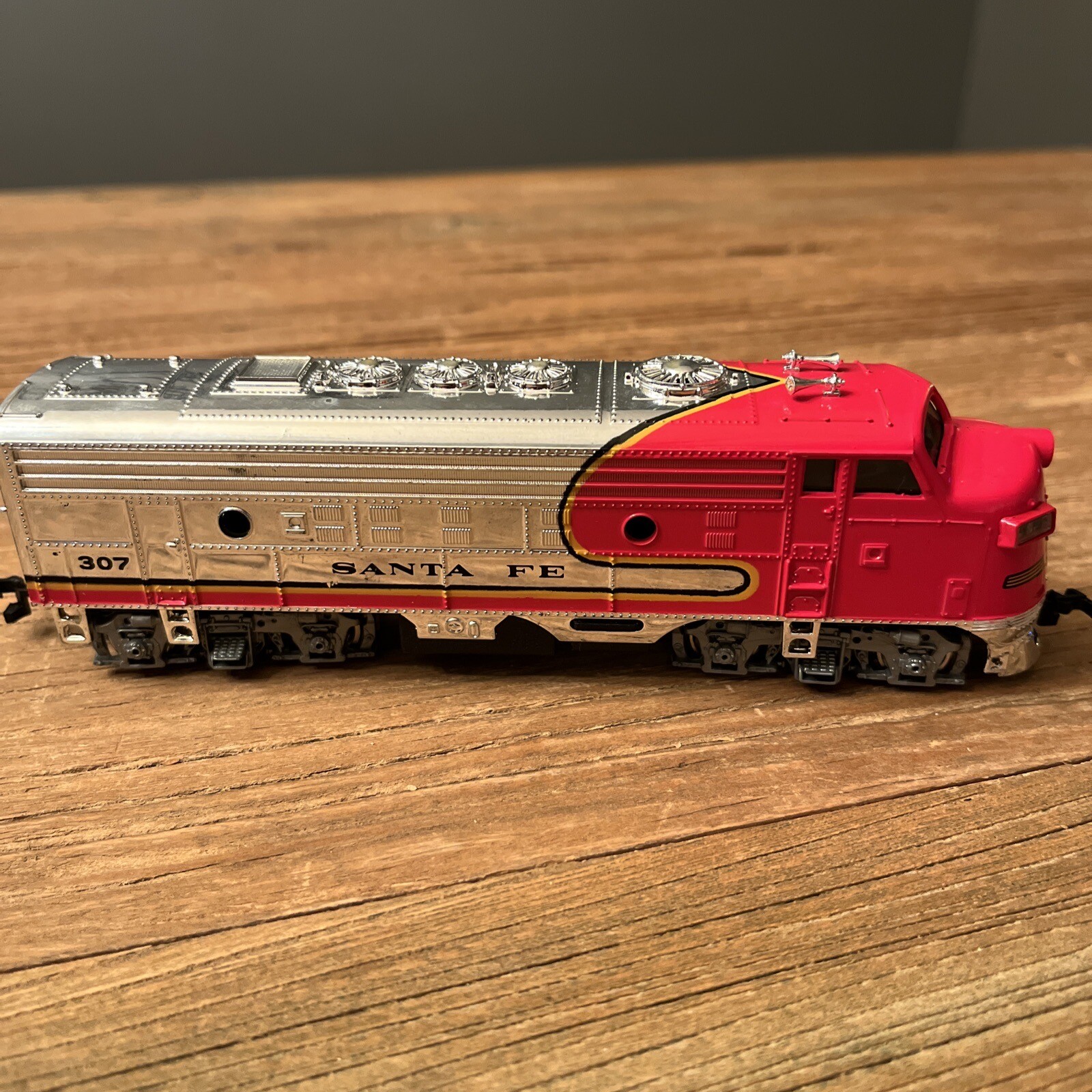 BACHMANN HO SCALE SANTA FE DIESEL LOCOMOTIVE EMD F7 A #307 VINTAGE | eBay