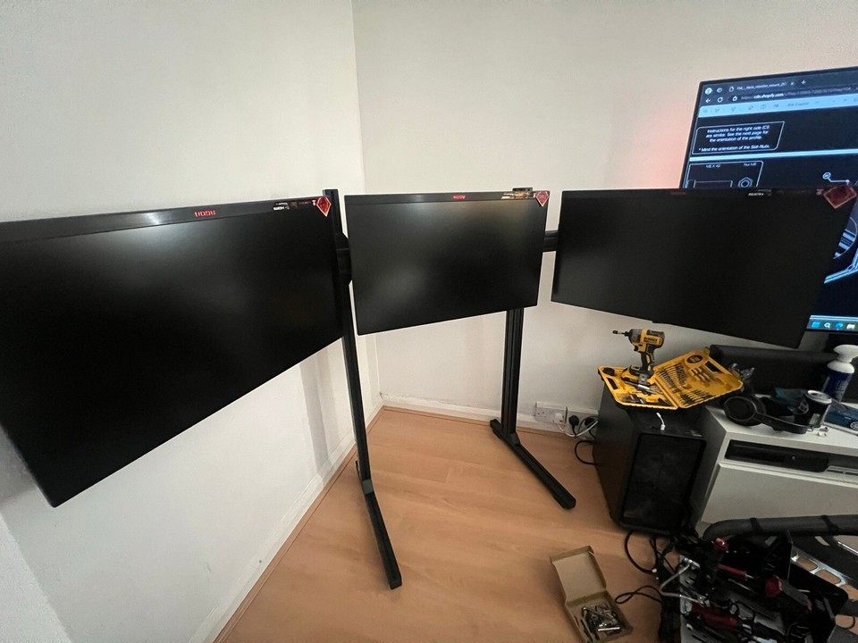 Triple Monitor Sim Racing Set Up/ 32” 1440p 240hz & Simlab Vario Stand ...