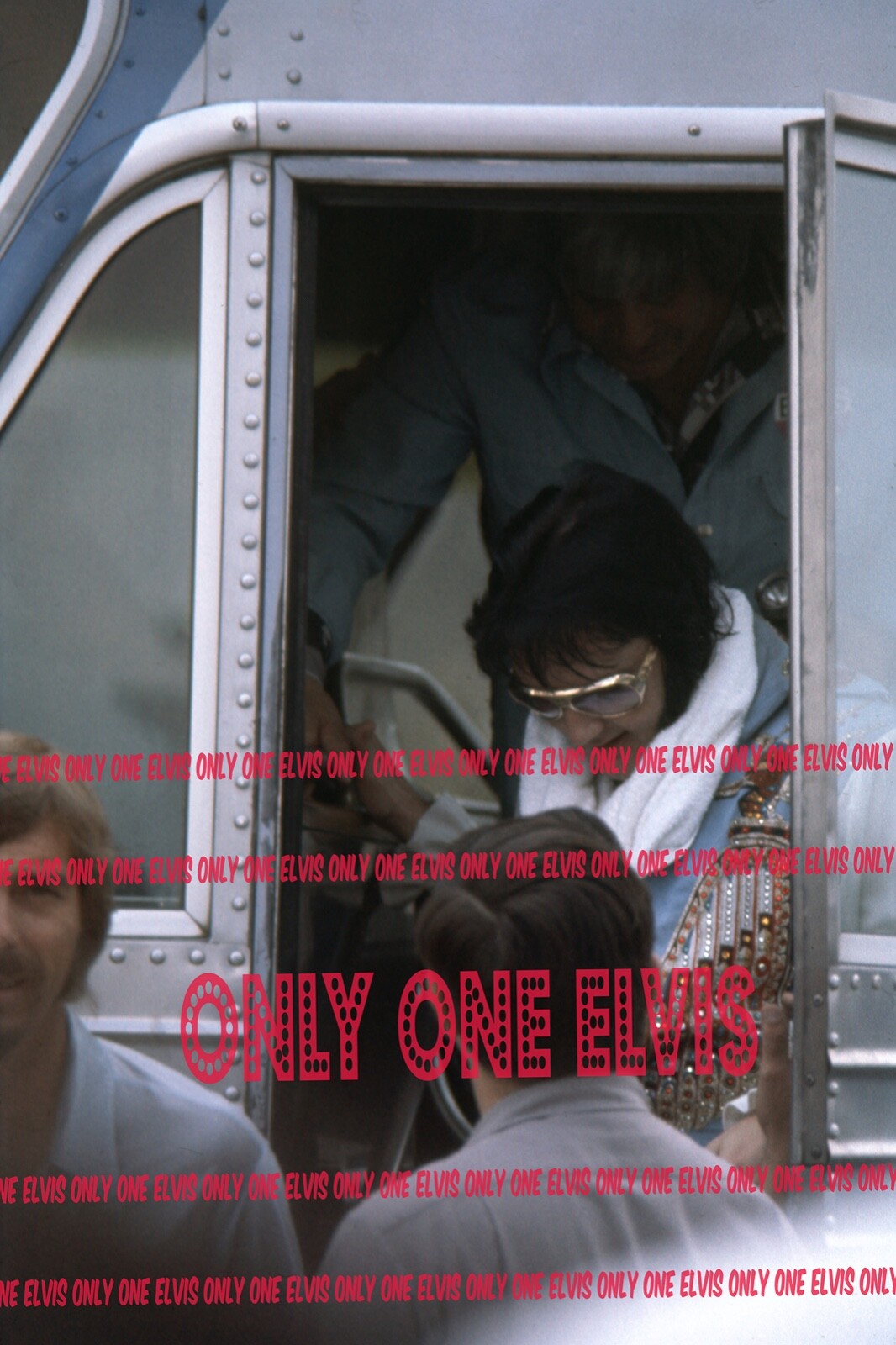 1976 ELVIS PRESLEY "LIVE IN THE 70's" LAKELAND FLORIDA Getting off bus ...