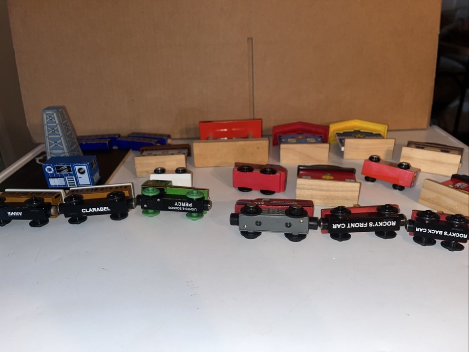 Toys R Us Wooden Train Imaginarium Thomas and Friends Engine Sound City ...