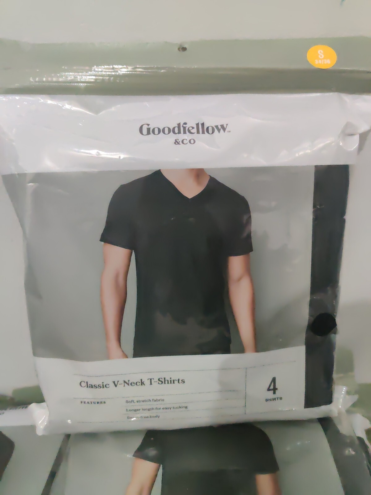Goodfellow & Co 4 Pack Classic V-Neck T-Shirts Black Seam-Free Men's ...