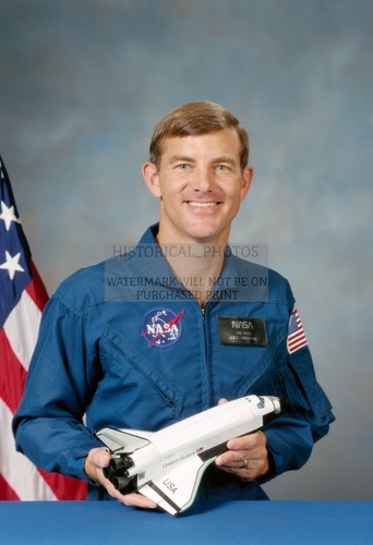ASTRONAUT JAMES S. VOSS OFFICIAL PORTRAIT 1987 13X19 PHOTO | eBay