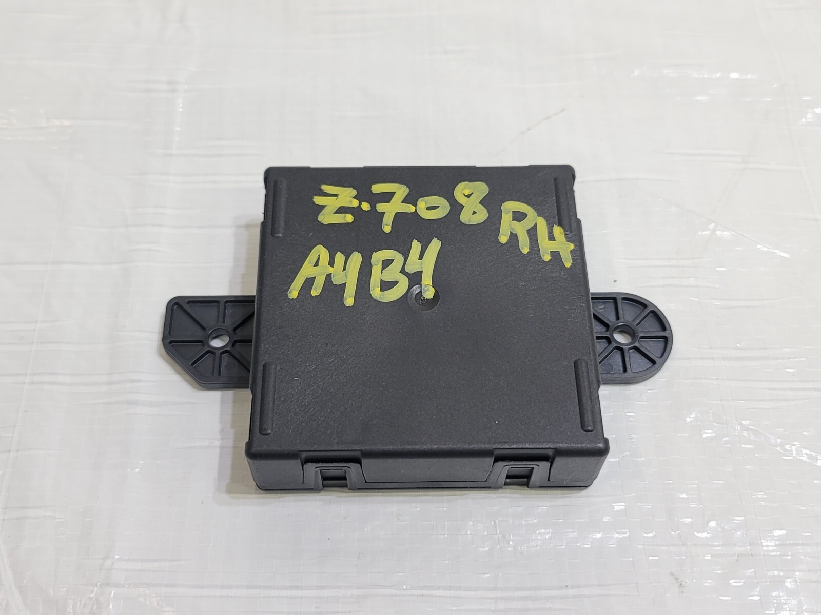2014-2020 Jeep Cherokee Front Right Passenger Door Control Module OEM ...