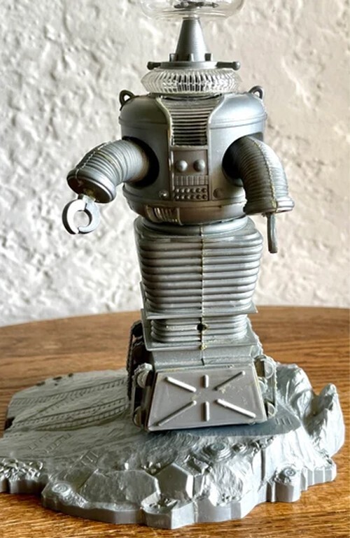 AURORA / POLAR LIGHTS LOST IN SPACE ROBOT B-9 MODEL YM-3 CHEST PLATE ...