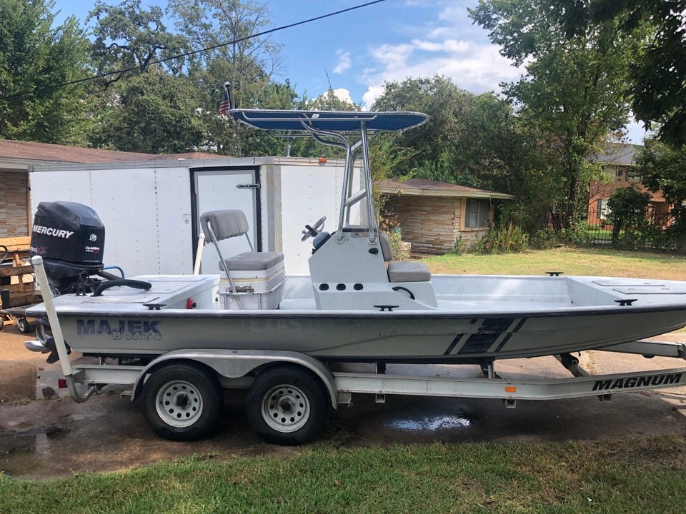 2007 MAJEK Center Console Boat W/ 2012 Mercury 200 HP Motor and Magnum ...
