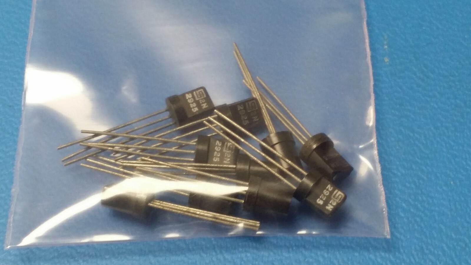 (5 PCS) 2N2925 SOLID STATE Trans GP BJT NPN 25V 3-Pin TO-92 | eBay