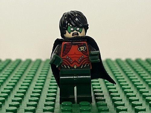 LEGO Robin Dark Green Legs Minifigure Super Heroes Batboat Harbor 76034 ...