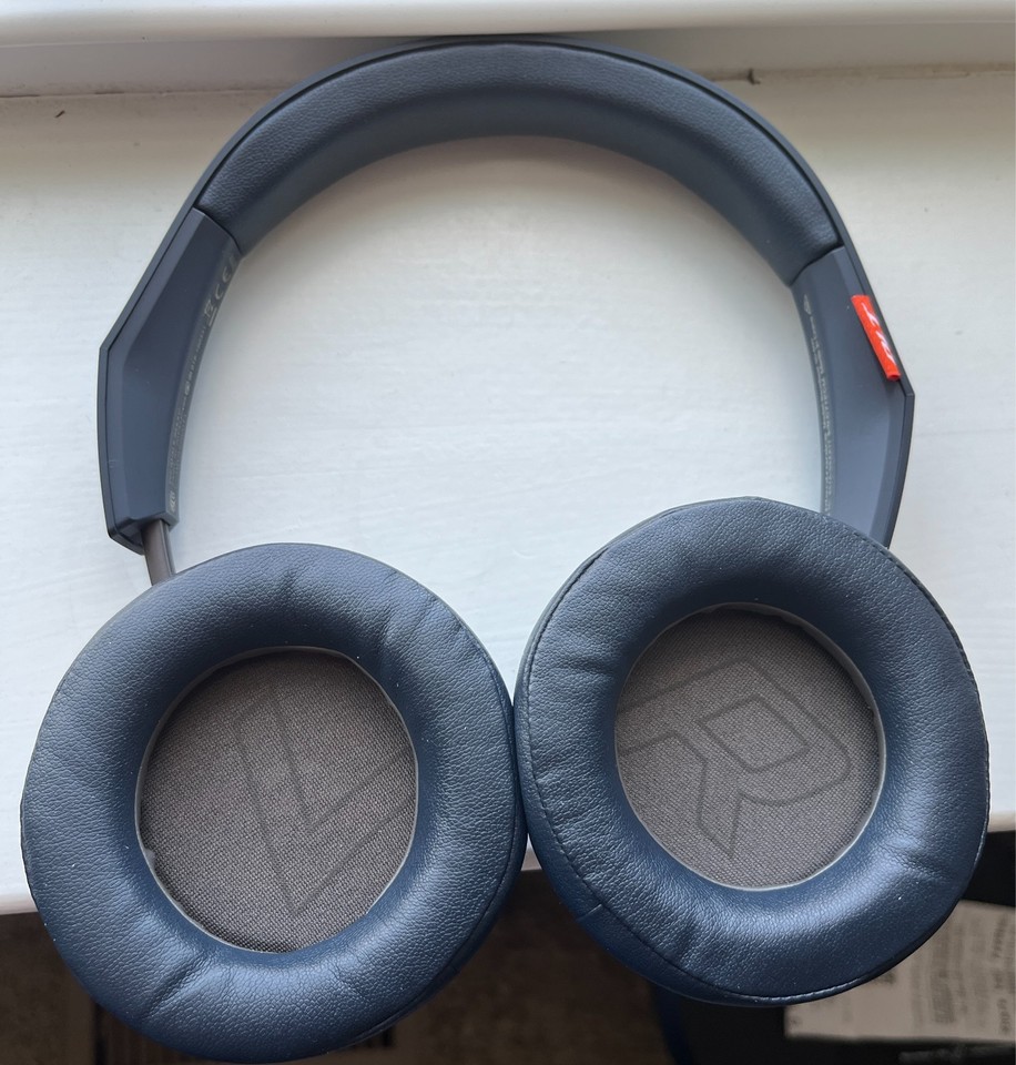 Plantronics BackBeat GO 600 Noise-Isolating Headphones Over-The-Ear ...