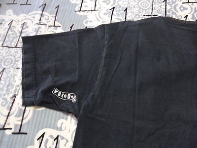 Medium- Collar Sun Damaged Lightly Cracked Graphics Volcom Brand T ...