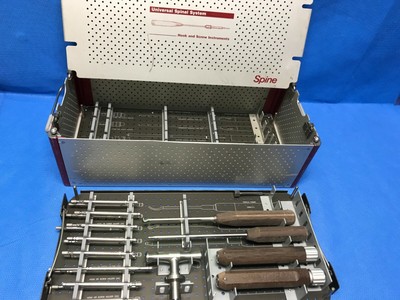 Surgery & OR - Synthes Orthopedic Universal Spine