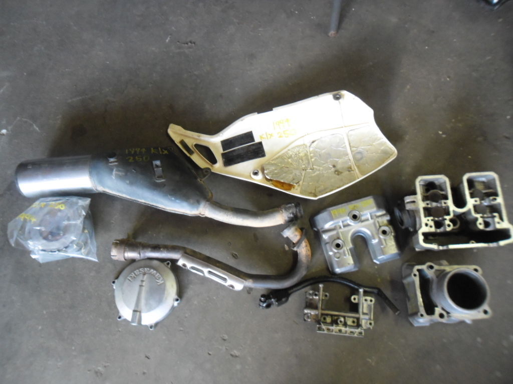 Kawasaki KLX250 KLX 250 Outer Clutch Crankcase Engine Cover Case Right ...