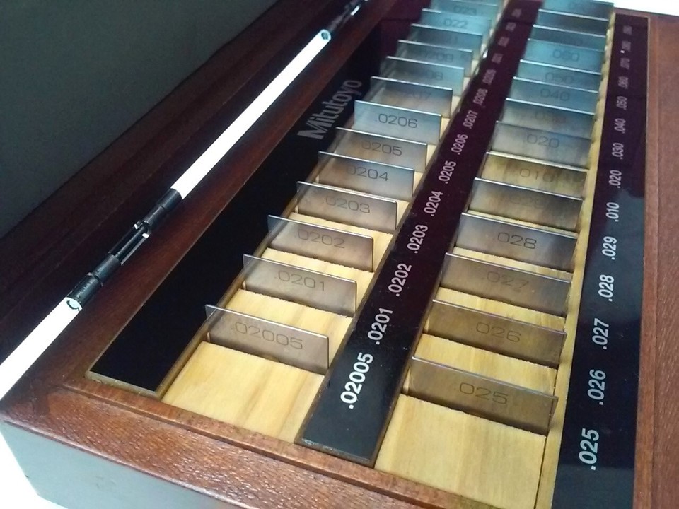 Mitutoyo 516-418 Square Thin Gage Block Set, 28 Piece, GGG Grade 2 ...