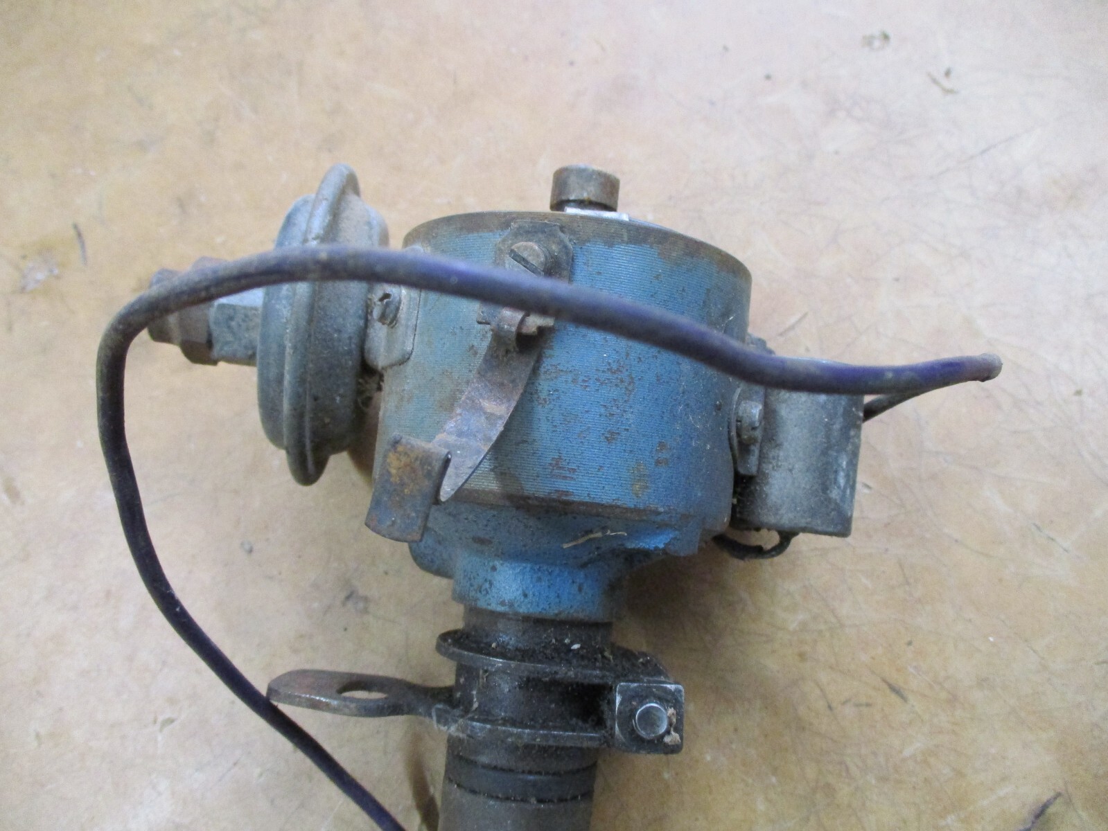HOLDEN 6CYL GREY MOTOR DISTRIBUTOR 12V BOSCH FX FJ FE FC FB EK EJ 132 ...