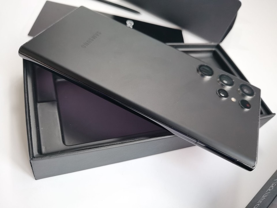 Samsung Galaxy S22 Ultra 5G Factory Unlocked SM-S908U1 Good Condition ...