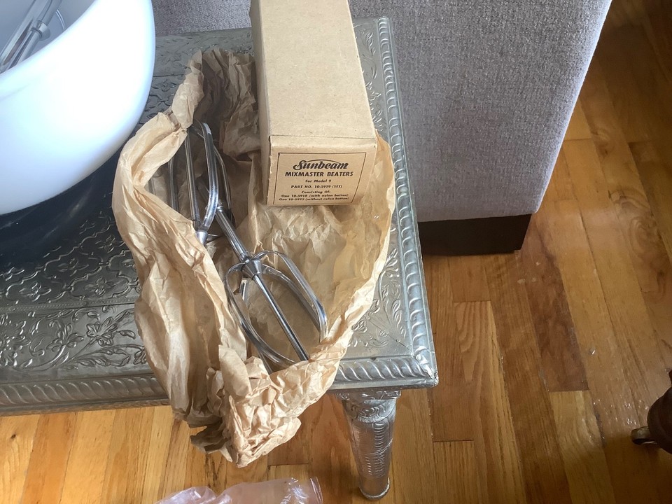 Vintage 1950’s Sunbeam Mixmaster Model 9 Stand Mixer Glass Bowls Juicer ...