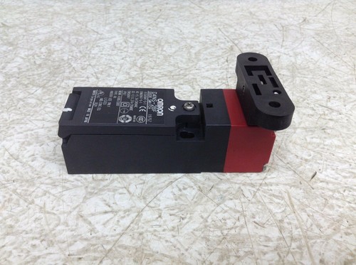 New in box OMRON D4NS-2BF GUARD LOCK SAFETY DOOR SWITCH fast shipping ...