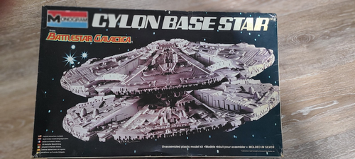 Battlestar Galactica CYLON BASE STAR a plastic model kit by MONOGRAM ...