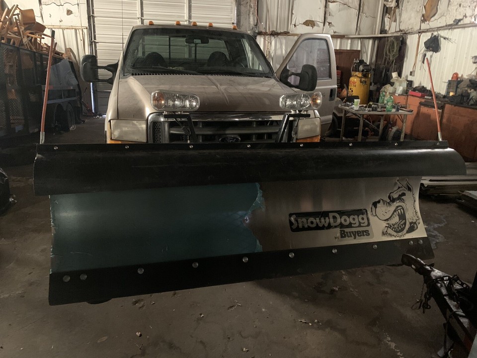 Snow plow SnowDogg HD75 series 7'6"' commercial snow plow Is Like New ...