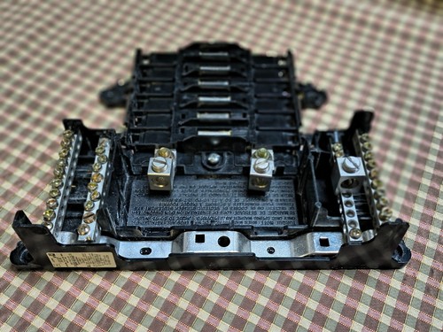 Square D QOC16US 6 Space/12 Circuit 125/150 Amp 120/240 VAC Guts Only ...