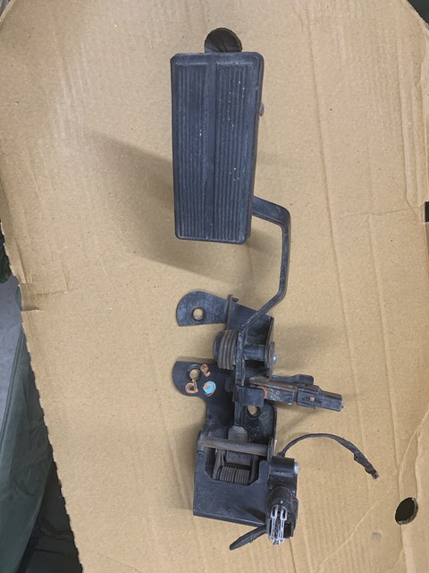 1995 Ford F-250 350 7.3 Powerstroke Diesel Accelerator Pedal Assembly ...