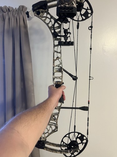 LH Mathews V3X Compound Bow 65lbs 28”DL Right Hand Camo w/ Mathew’s Web ...