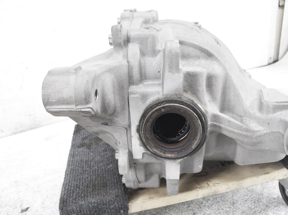 2015-2020 Ford Mustang Gt Auto Trans Rear Differential Carrier Case 3. ...